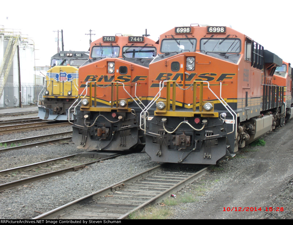 BNSF 6998/7441/UP5110